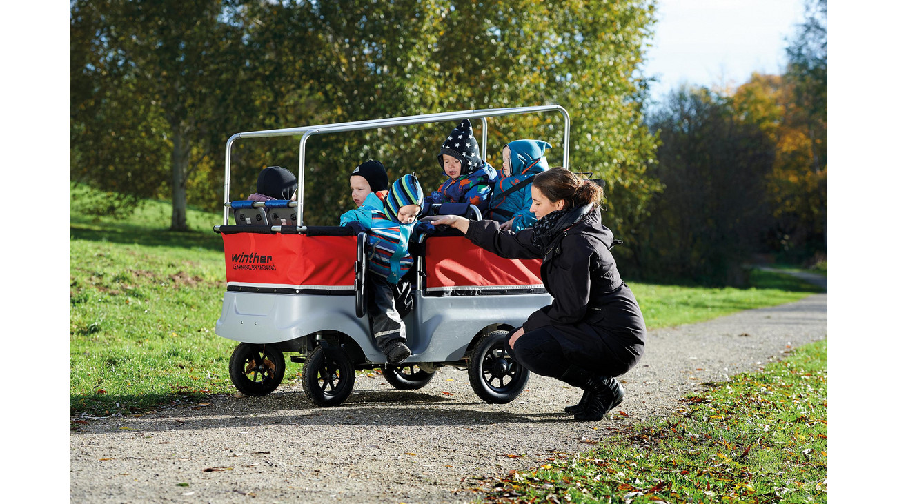 Kindergarten-Bus mit Motor - betzold.de